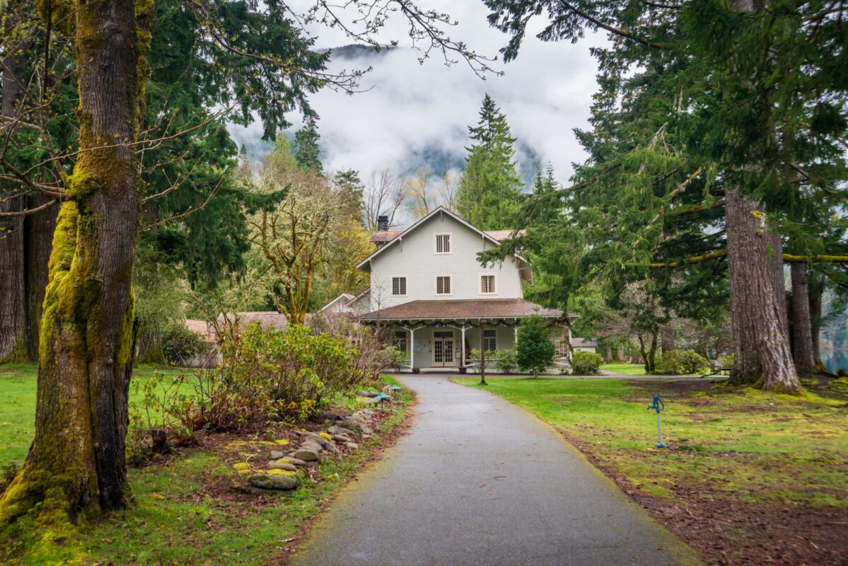 Lake Crescent Lodge - Explore Olympic